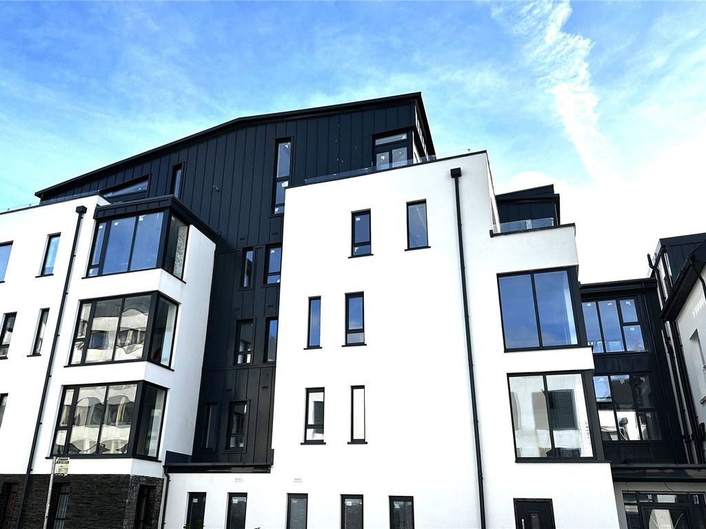 New home, 2 bed flat for sale in Park Place, Cardiff CF10, £405,000 ...