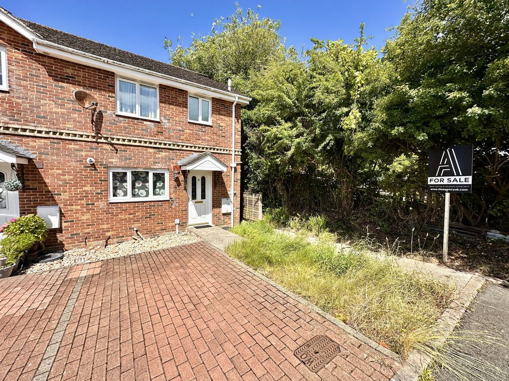 3 bed end terrace house for sale in Pumphouse Lane, East Cowes PO32, £ ...