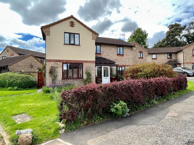 4 bed detached house for sale in Pear Tree Close, Little Billing ...