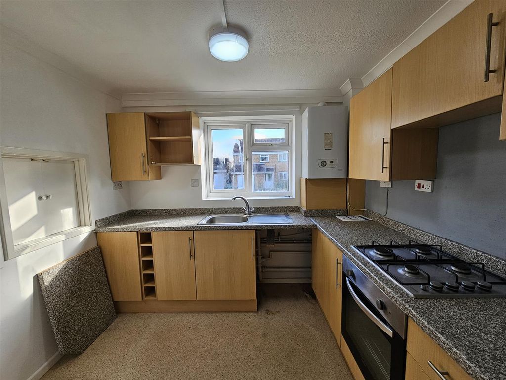 Studio to rent in Woods Drive, Apse Heath, Sandown PO36, £650 pcm - Zoopla