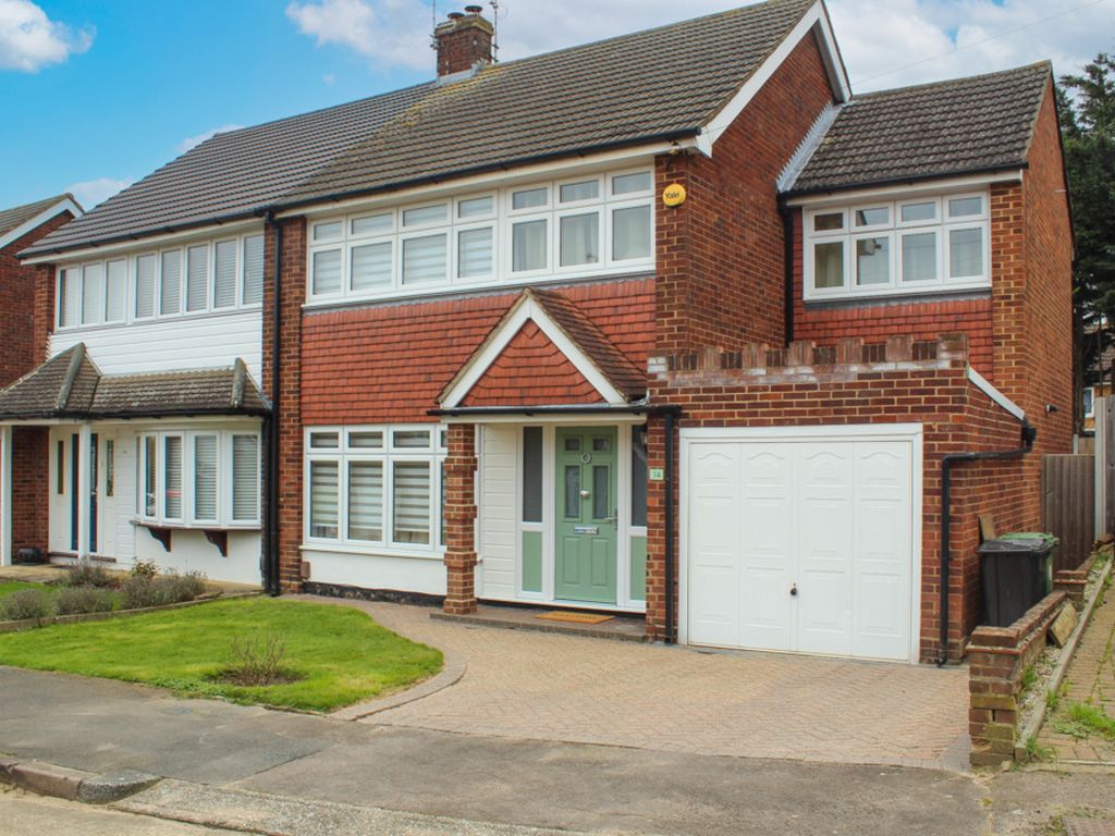 4 bed semi-detached house for sale in Mount Close, Wickford SS11, £ ...