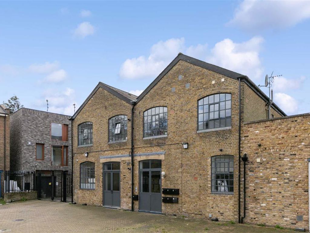 2 bed flat for sale in Hatcham Park Mews, London SE14 - Zoopla