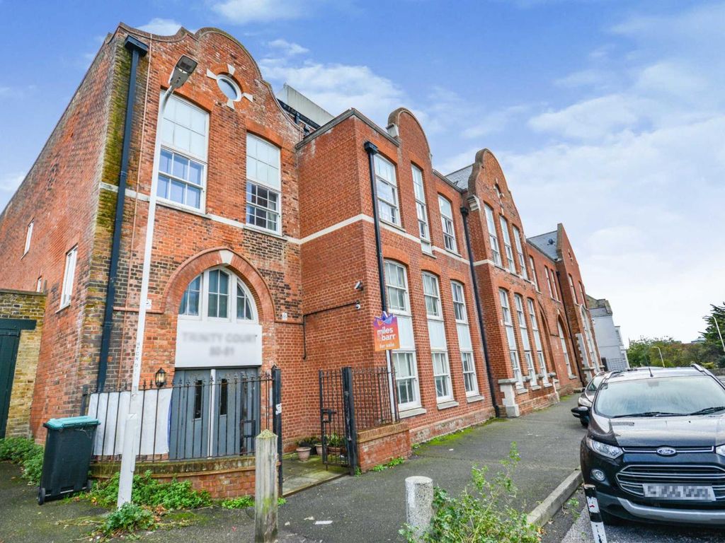2 bed flat for sale in Trinity Square, Margate, Kent CT9 - Zoopla