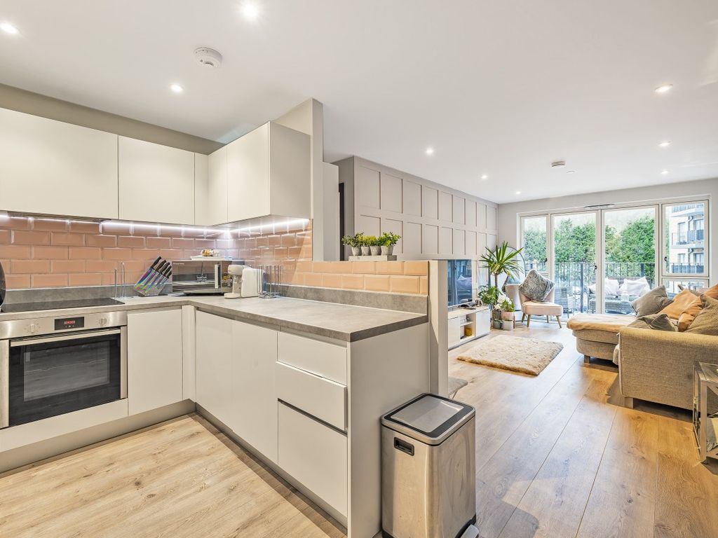 1 bed flat for sale in Panta House, 4 Old Barn Lane, Kenley CR8, £ ...