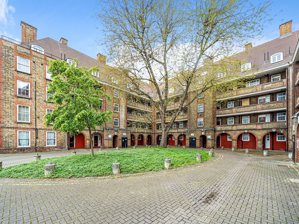 1 bed flat for sale in Comber Grove, London SE5 - Zoopla