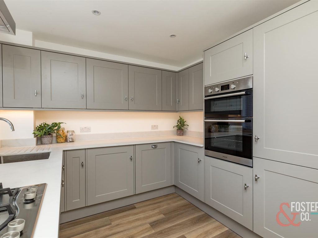 3 bed property to rent in Robin Dene, Brighton BN2, £2,250 pcm - Zoopla