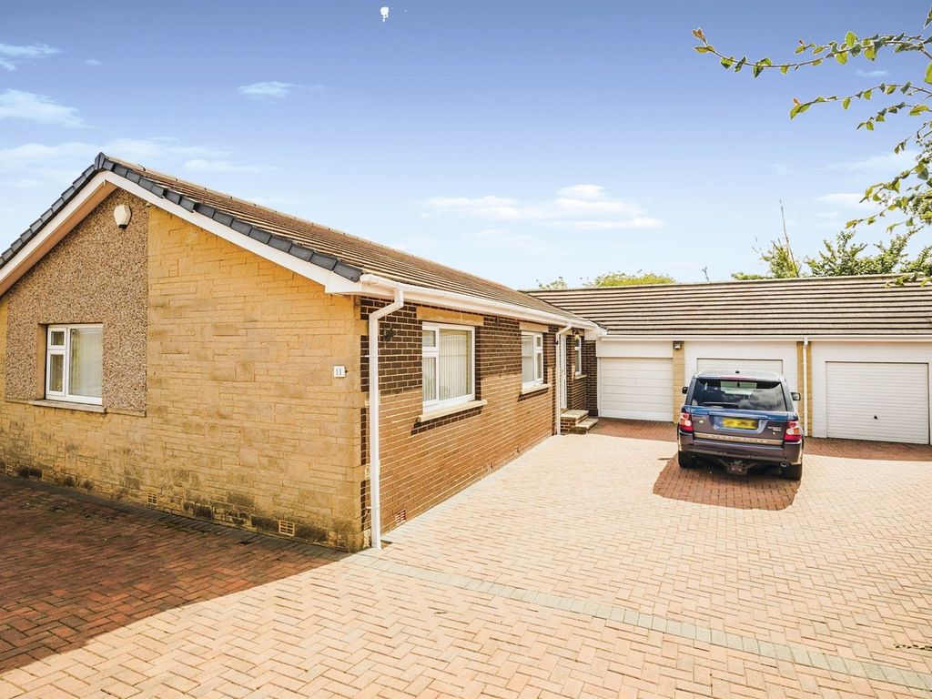4 bed detached bungalow for sale in Hoylake Avenue, Fixby, Huddersfield ...