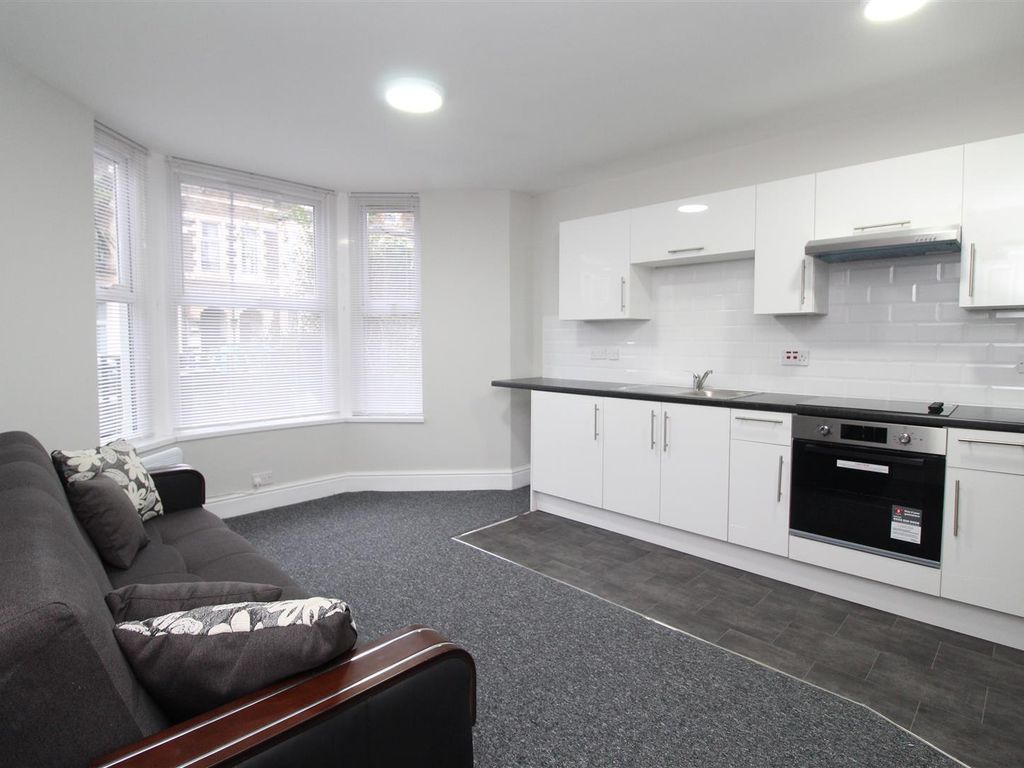 Studio to rent in Claude Road, Cardiff CF24, £970 pcm - Zoopla