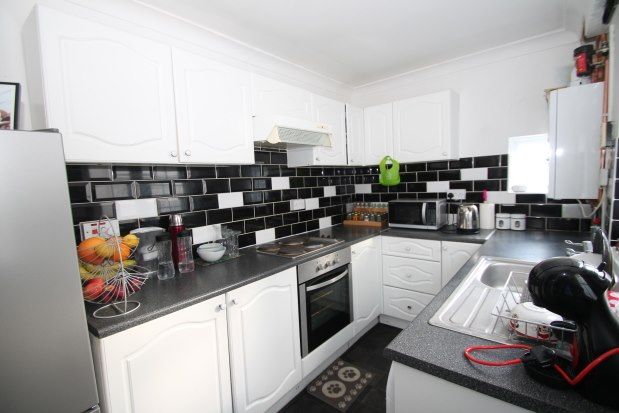 2 bed property to rent in Howard Road, Dartford DA1, £1,450 pcm - Zoopla