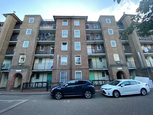 3 bed flat to rent in Hollybush Gardens, Bethnal Green E2 - Zoopla