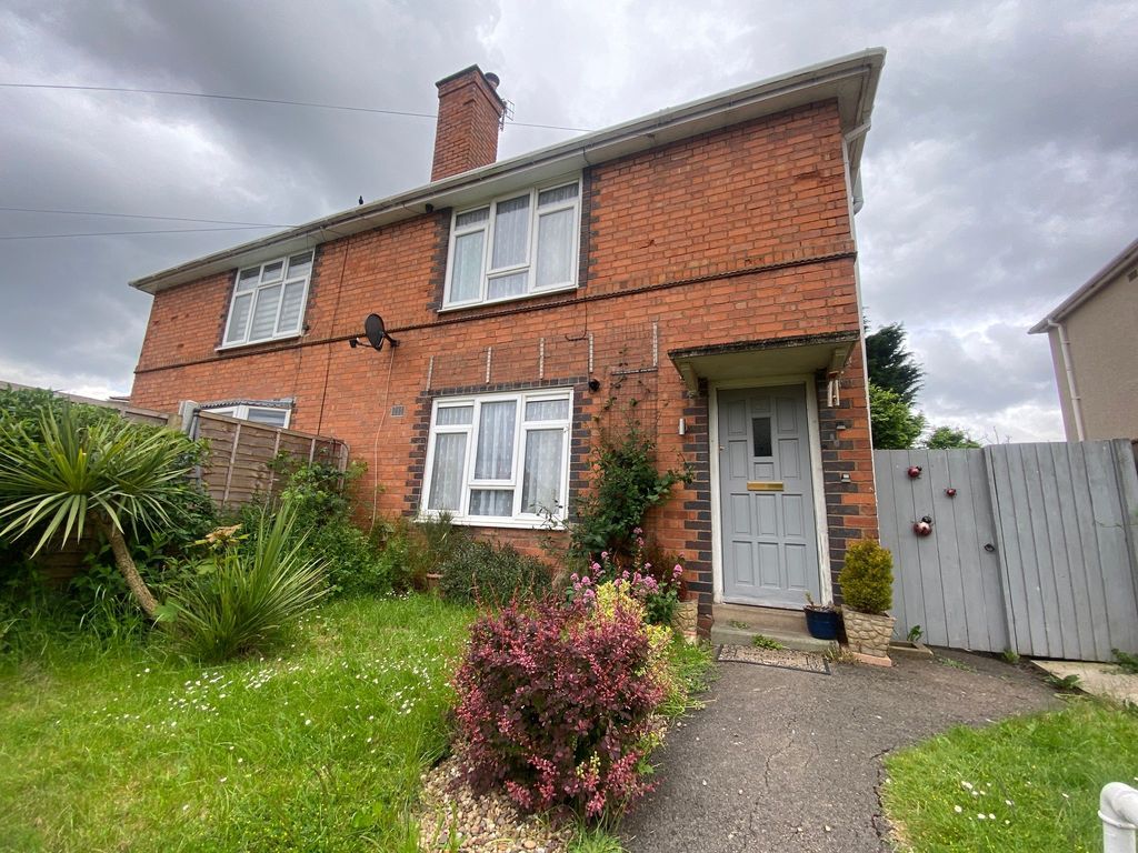 3 bed semi-detached house to rent in Laurel Road, Worcester WR4, £1,050 ...