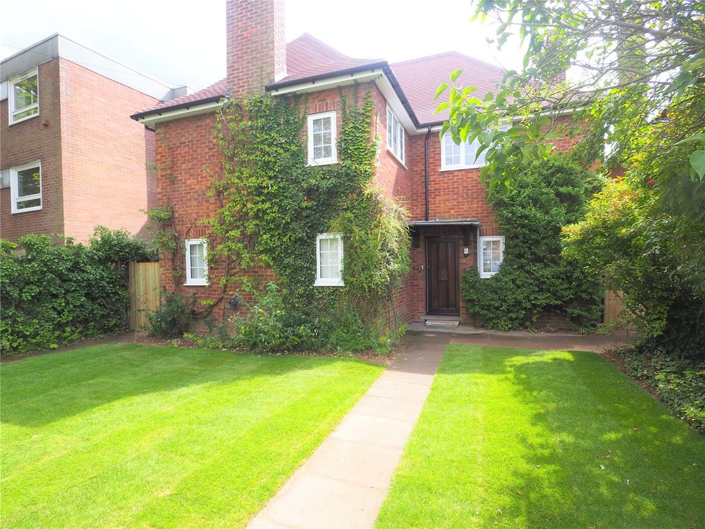 3 bed detached house to rent in Barton Road, Cambridge, Cambridgeshire ...