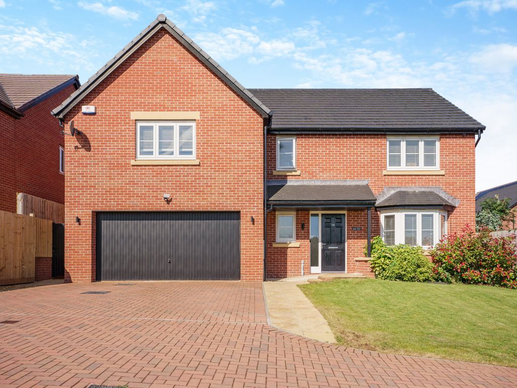 5 bed detached house for sale in Willow View, Chepstow, Gloucestershire ...