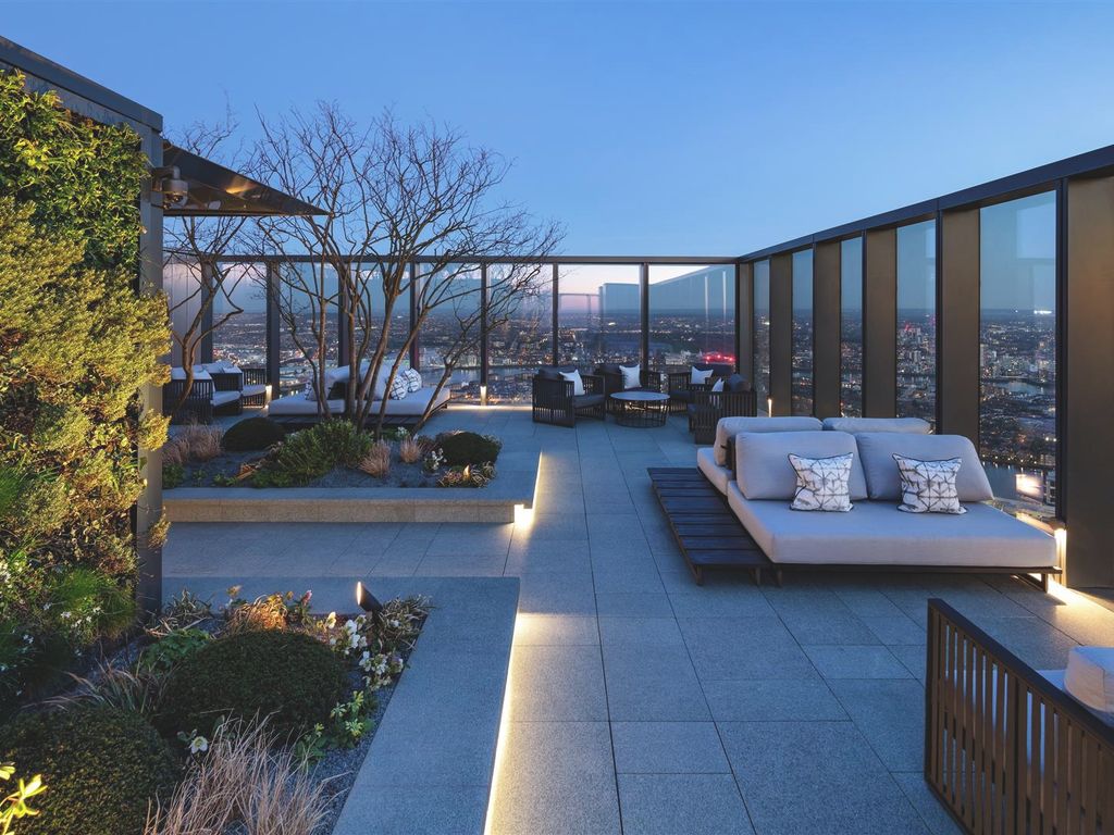 New home, 3 bed flat for sale in Valiant Tower, South Quay Plaza E14, £ ...