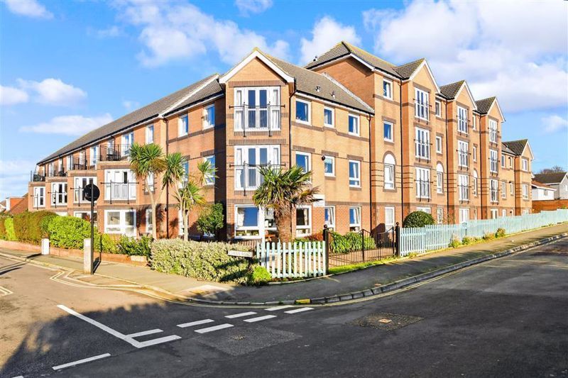 2 bed flat for sale in Cliff Court, Sandown PO36, £120,000 - Zoopla