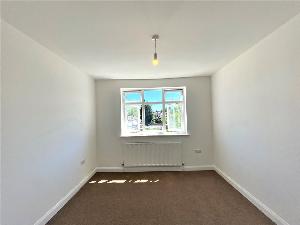 3 Bed Detached House To Rent In Church Drive Kingsbury London Nw9 £