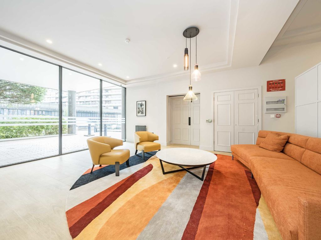 2 bed flat to rent in Aldersgate Street, London EC1A - Zoopla
