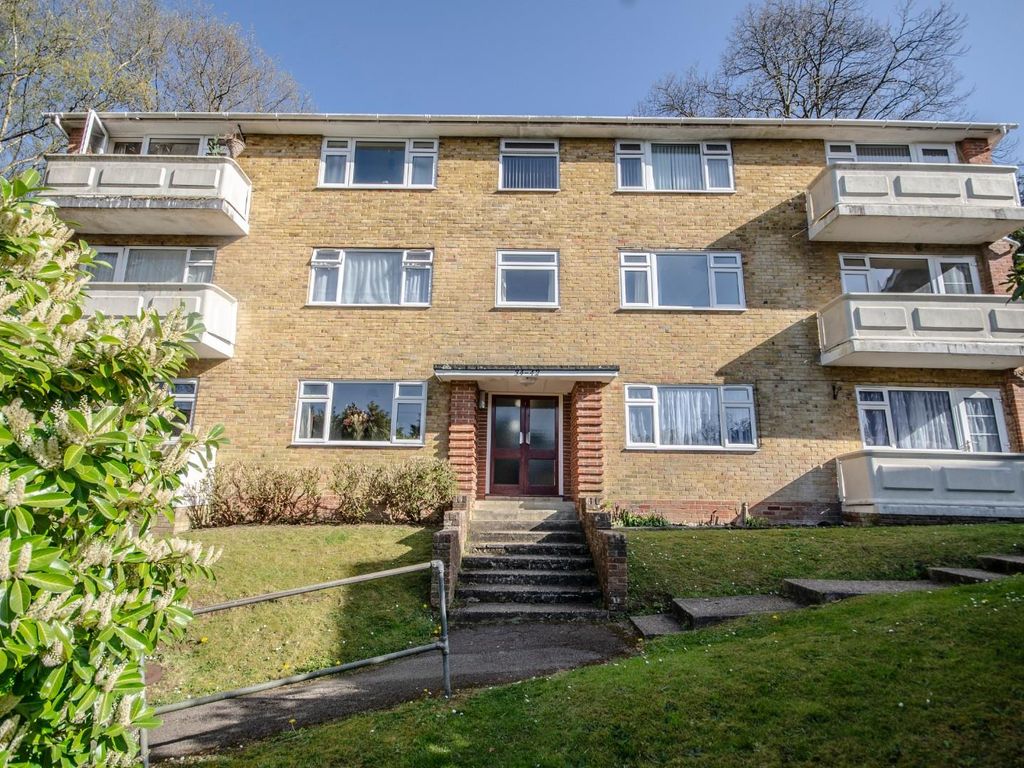 3 Bed Flat For Sale In Runnymede West End Southampton So30 £190 000