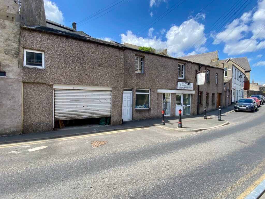 Retail premises for sale in 100 Lowergate, Clitheroe BB7, £150,000 - Zoopla