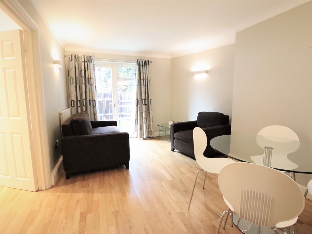 2 bed flat to rent in Latchmere Road, Clapham SW11, £2,200 pcm - Zoopla