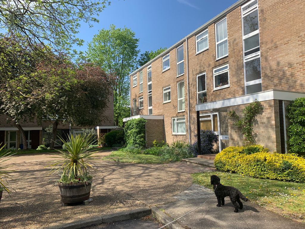 1 bed flat to rent in Harrowdene Gardens, Teddington TW11, £1,400 pcm ...