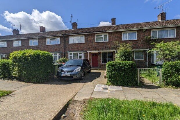 3 bed terraced house to rent in York Road, Crawley RH10 - Zoopla