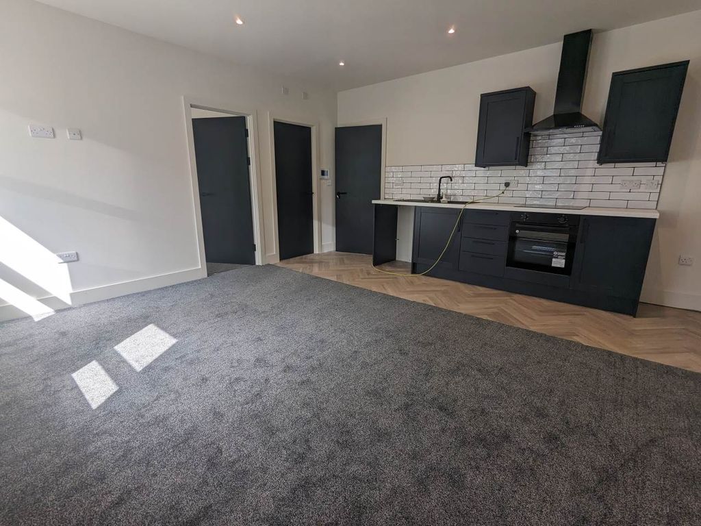 1 bed property to rent in Wind Street, Neath SA11, £625 pcm - Zoopla