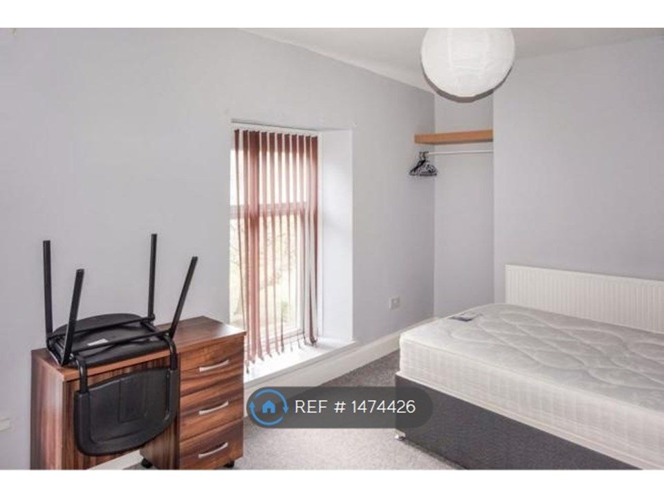 5 bed terraced house to rent in Terrace Road, Swansea SA1 - Zoopla