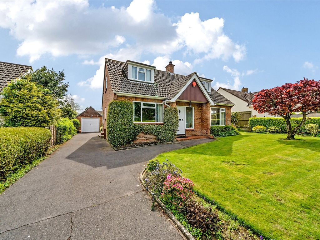 2 bed detached house for sale in Lentune Way, Lymington, Hampshire SO41 ...