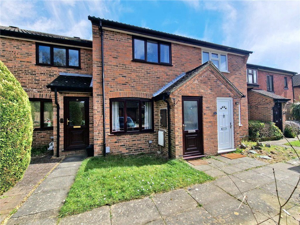 2 Bed Terraced House For Sale In Gleneagles Drive Farnborough