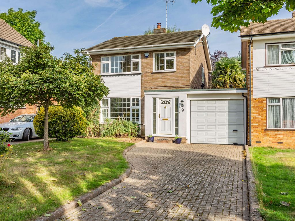3 bed detached house for sale in Spurgate, Brentwood, Essex CM13 - Zoopla