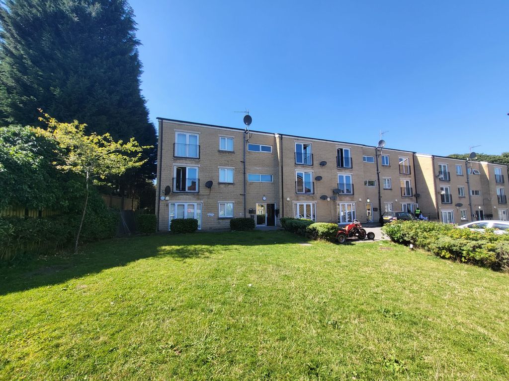 2 bed flat for sale in Mount Terrace, Regency Gardens Mount Terrace HX2 ...