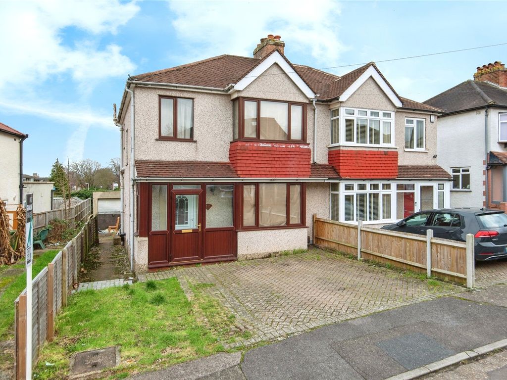 3 Bed Semi Detached House For Sale In Inverness Road Worcester Park