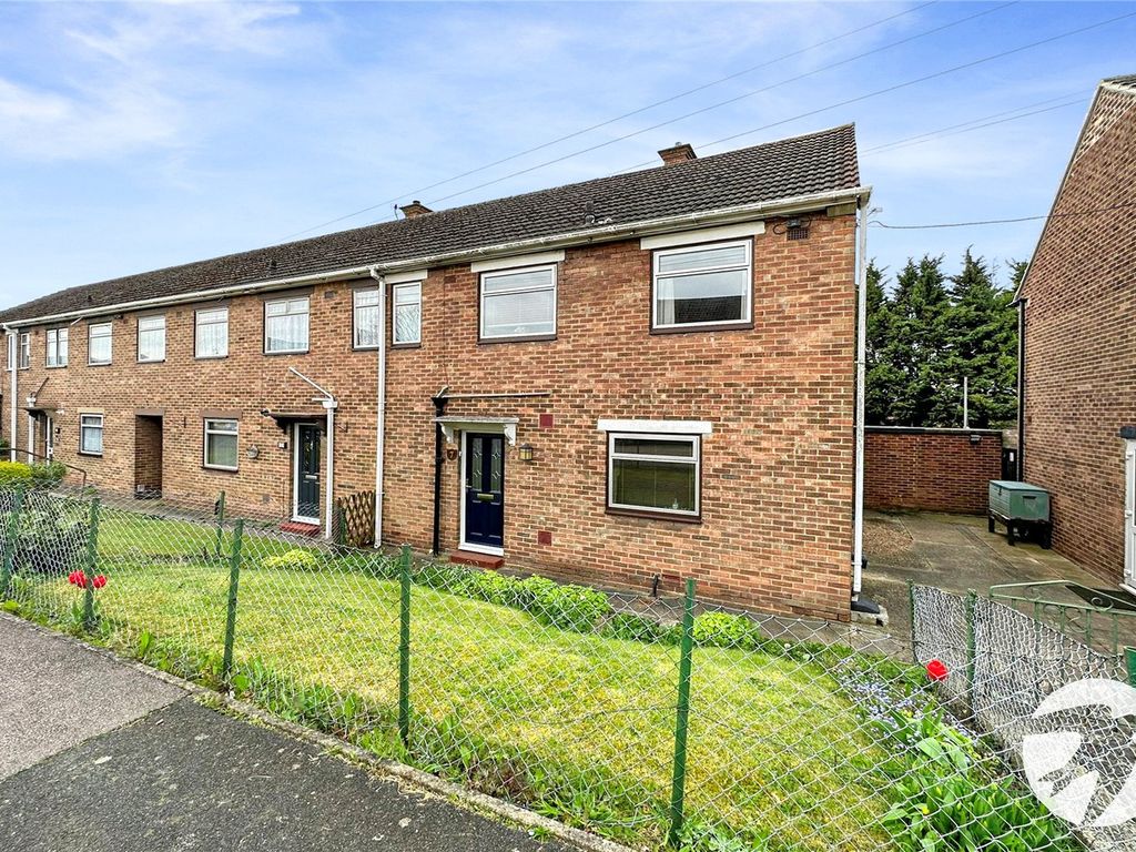 3 Bed End Terrace House For Sale In Hyacinth Road Rochester Kent Me2