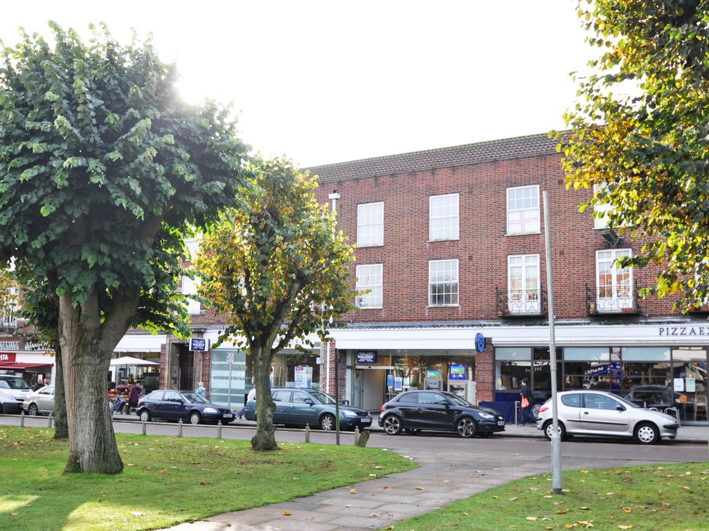 Studio to rent in Howardsgate, Welwyn Garden City AL8, £900 pcm - Zoopla