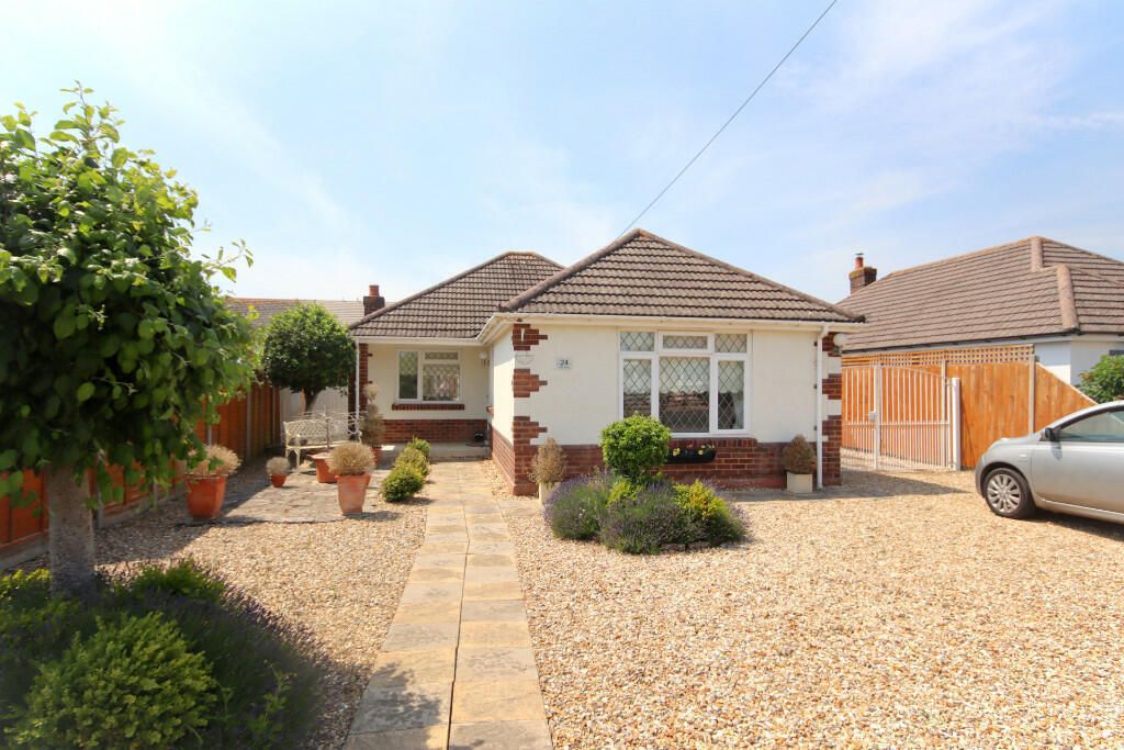 2 Bed Bungalow For Sale In Sea Road Barton On Sea New Milton Bh25 £
