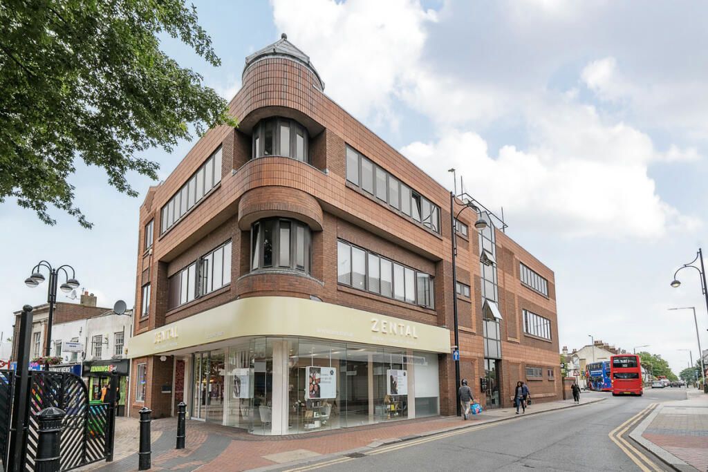 2 bed flat for sale in Market Place, Bexleyheath DA6, £235,000 - Zoopla