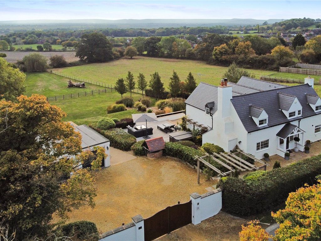 4 bed detached house for sale in Apperley, Gloucester GL19 - Zoopla