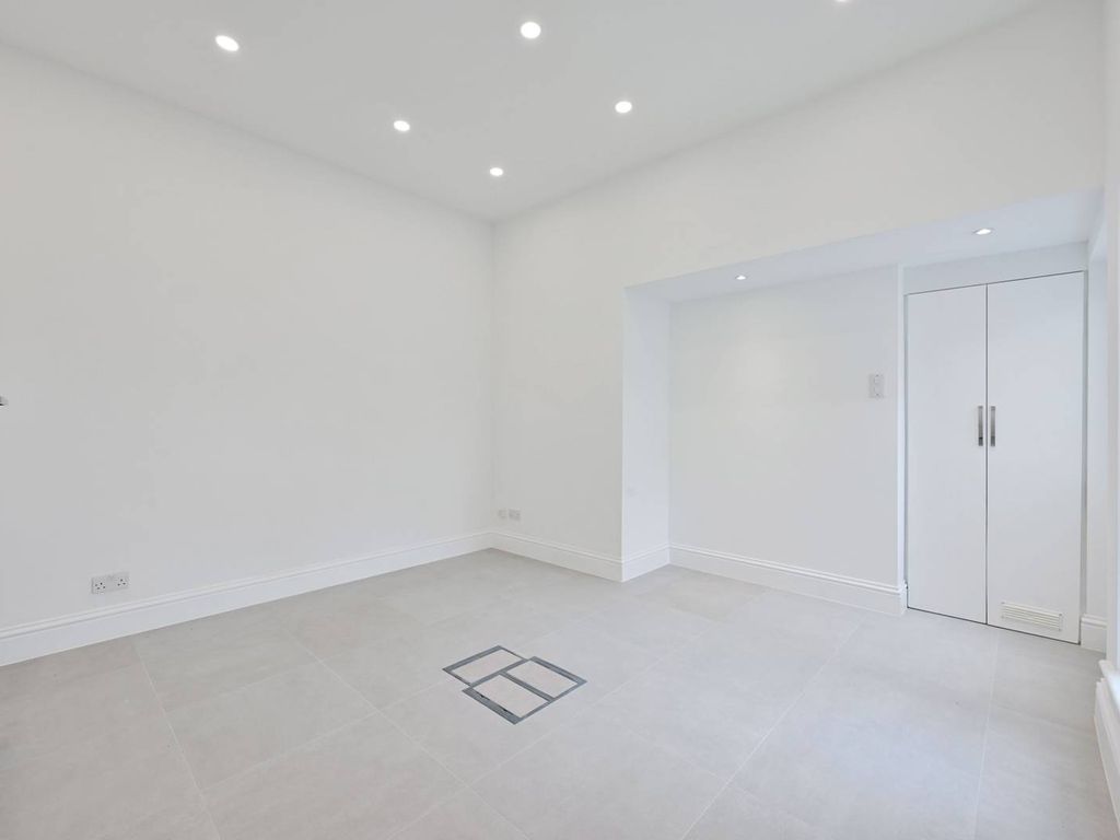 1 bed maisonette to rent in Durham Road, Raynes Park, London SW20, £ ...