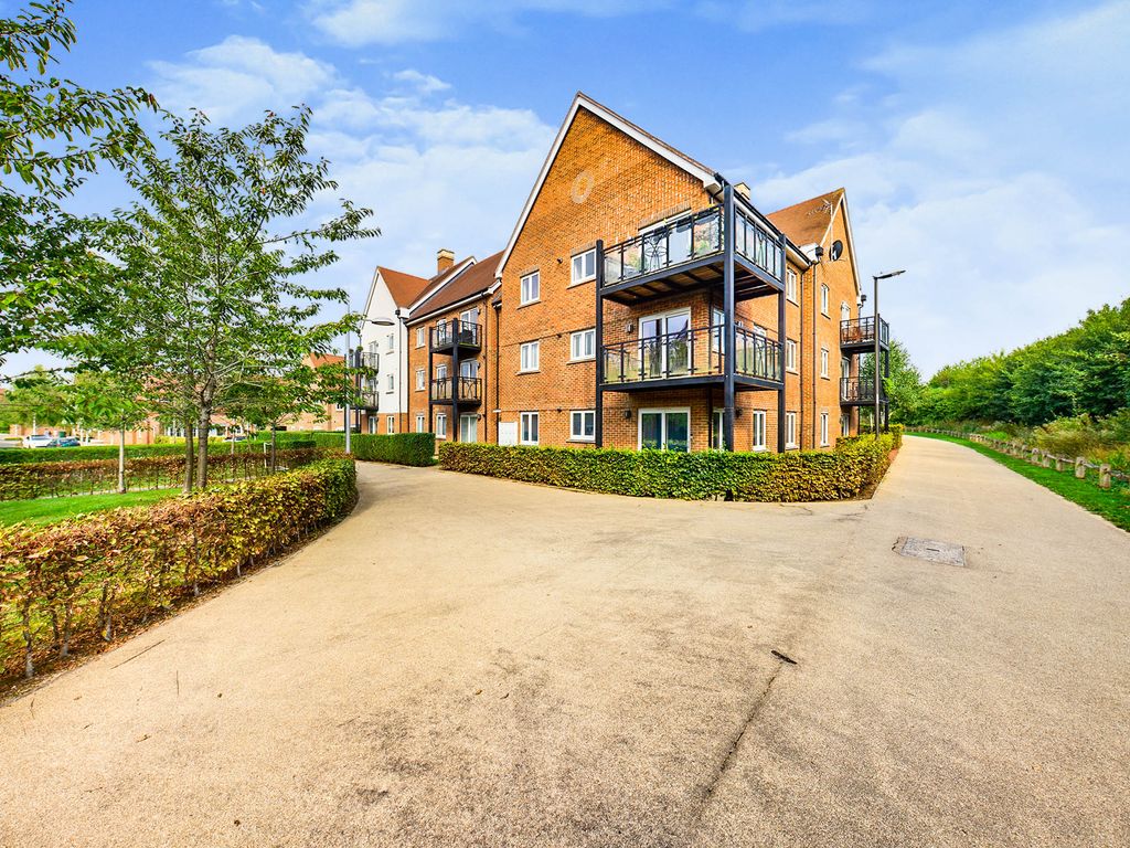 2 bed flat for sale in Millpond Lane, Faygate, Horsham RH12 - Zoopla