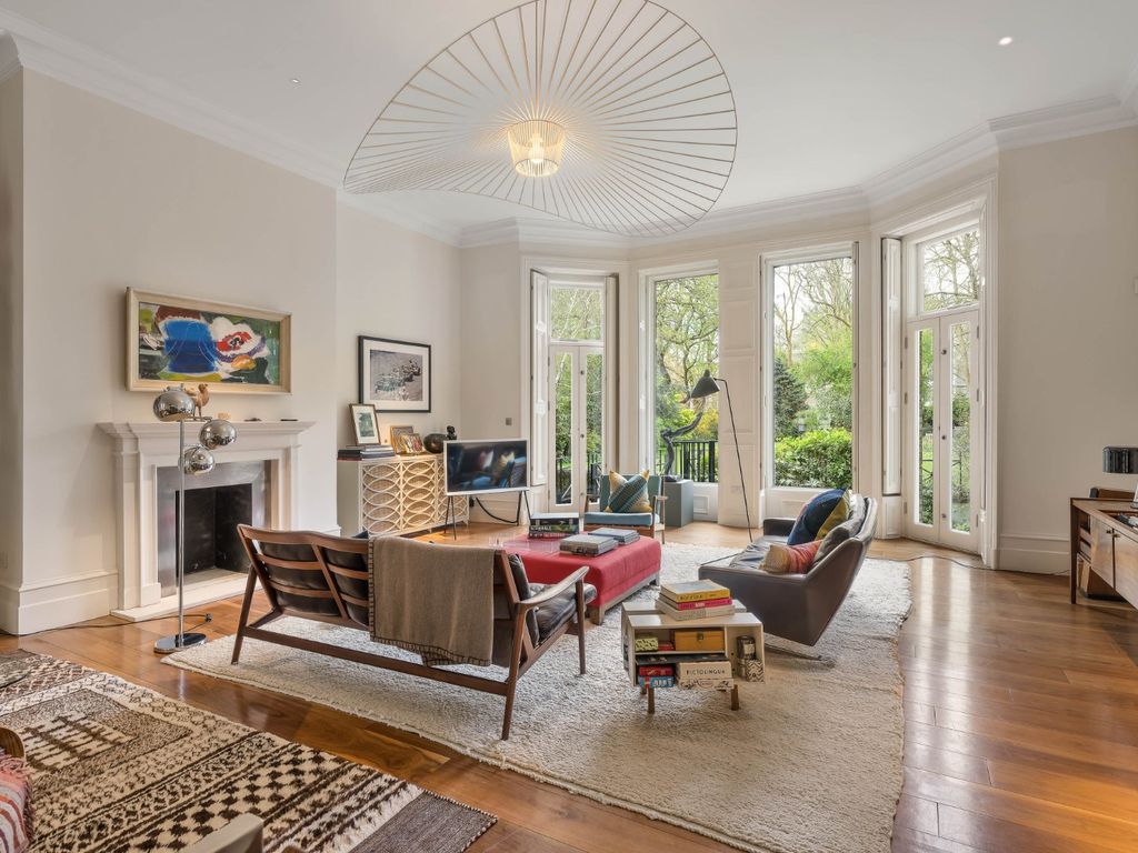 4 bed flat for sale in Airlie Gardens, Kensington, London W8, £ ...
