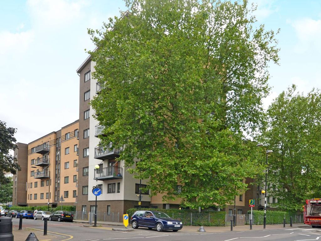 1 bed flat to rent in Stepney Way, Stepney, London E1, £1,850 pcm - Zoopla