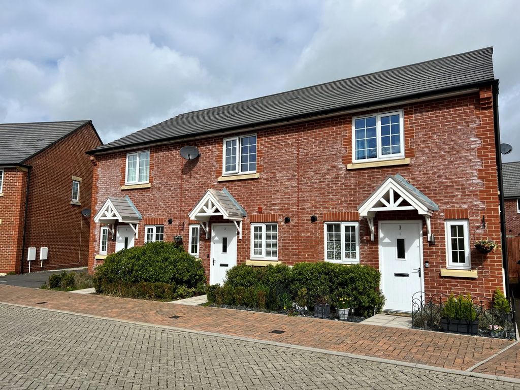 2 bed terraced house for sale in Edmonds Drive, Faringdon, Oxfordshire ...