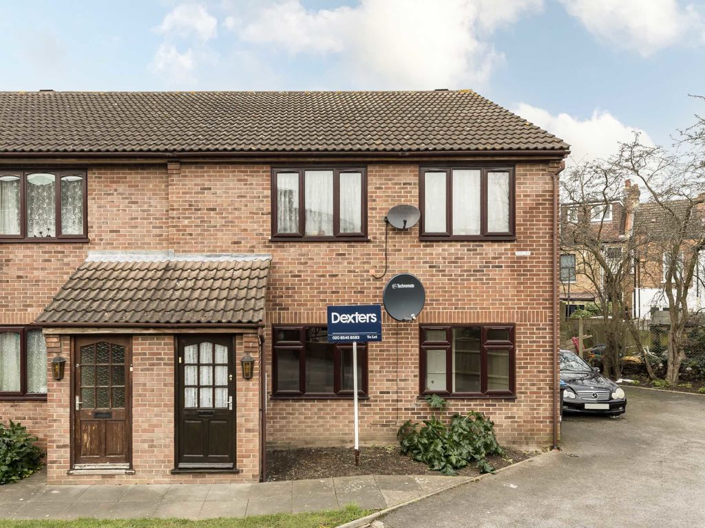 2 Bed Flat To Rent In Singleton Close Colliers Wood London Sw17 £