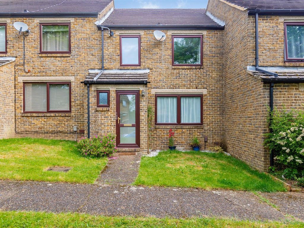 3 bed terraced house for sale in Bazes Shaw, New Ash Green, Longfield ...
