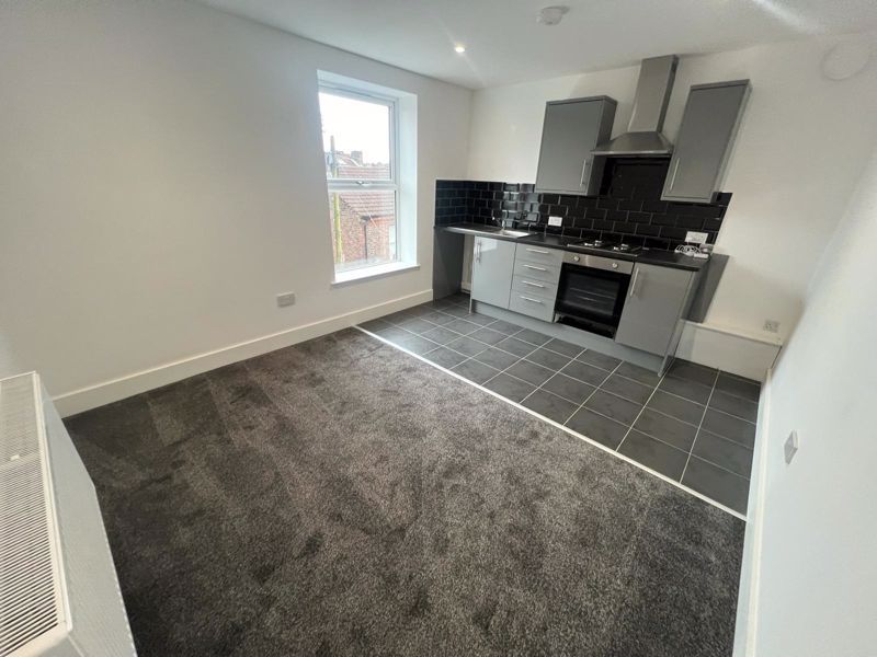 2 bed flat to rent in Warbreck Moor, Liverpool L9, £650 pcm - Zoopla