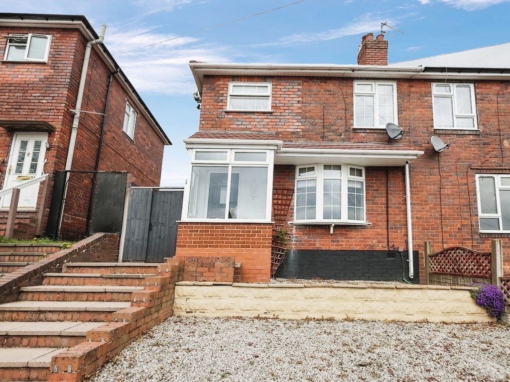 3 Bed Semi Detached House For Sale In Beecher Road East Halesowen B63