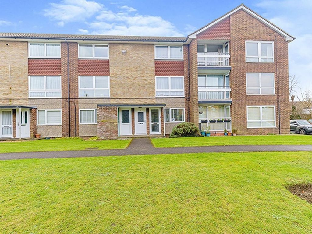 2 bed maisonette for sale in Banbury Court, Sutton SM2 - Zoopla