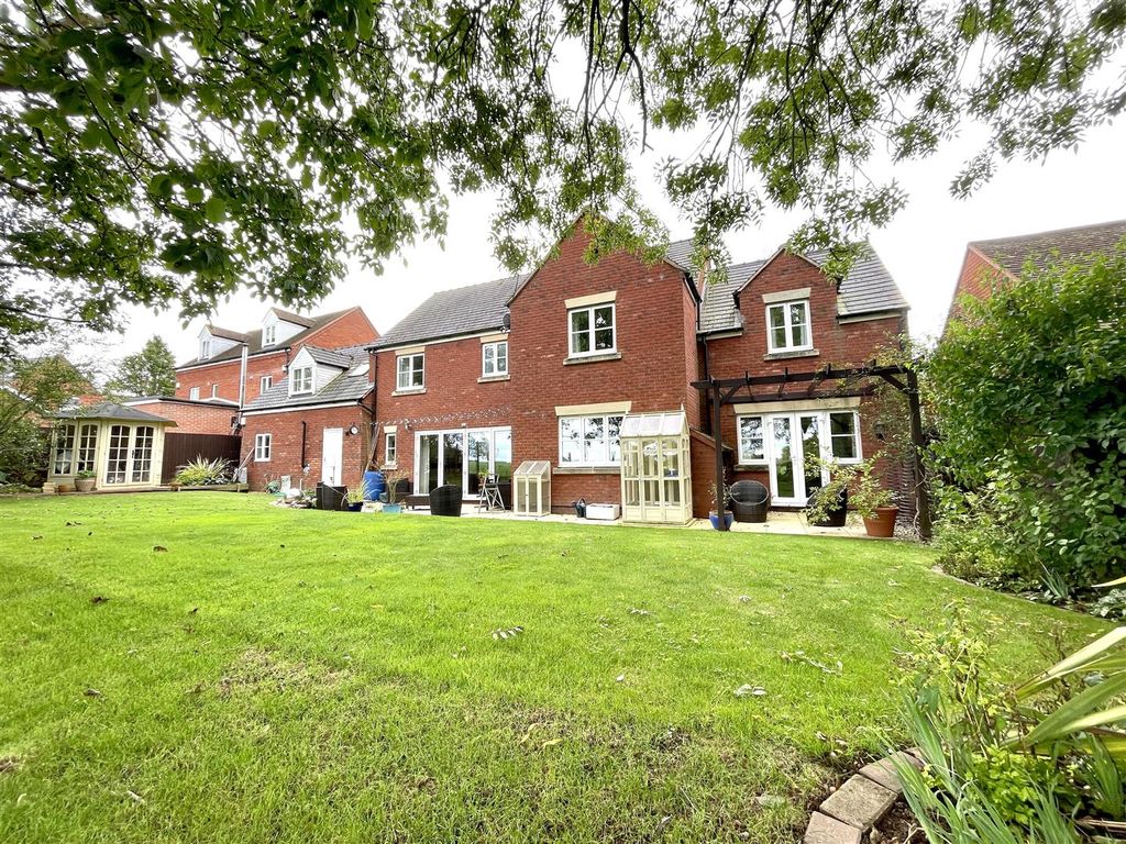5 bed detached house for sale in Quarry Close, Hartpury, Gloucester ...
