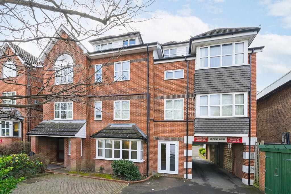2 bed flat to rent in Cedar Road, Sutton SM2, £1,750 pcm - Zoopla